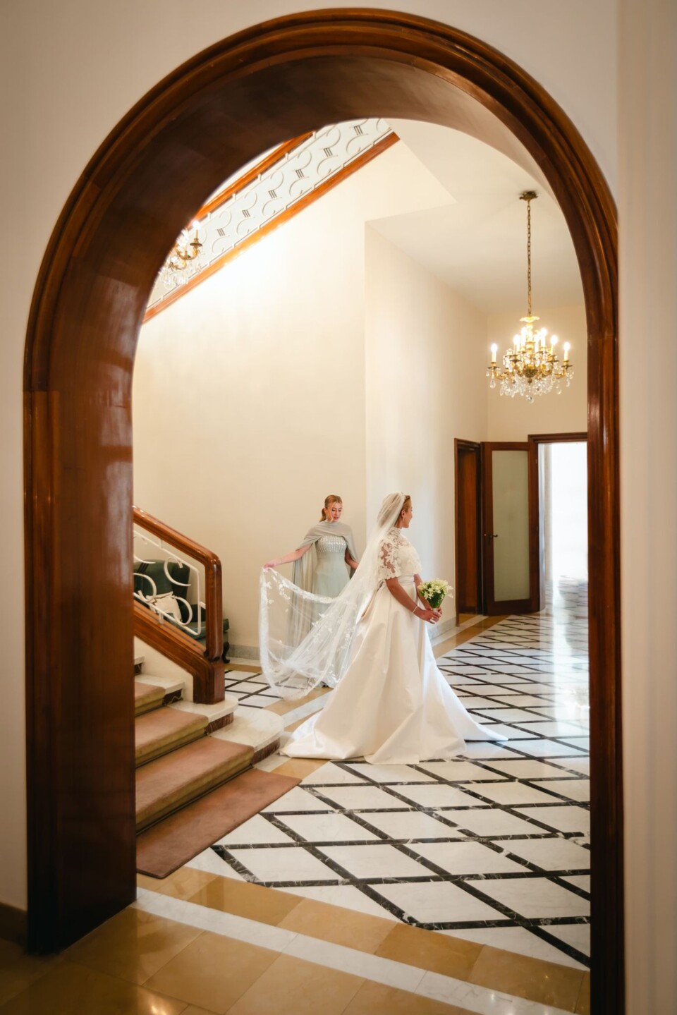 The Bespoke Wedding Gown of Princess Aisha bint Faisal of Jordan ...